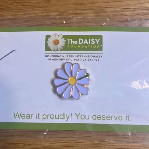 Jewelry | Daisy Foundation Reward Pin New | Poshmark